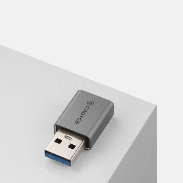 CA-UCF-USB 3.0 A TYPE MALE TO USB-C® FEMALE ADAPTER